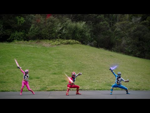 Power Rangers Dino Fury (28x02) - 3 Rangers First Morph & Fight, \