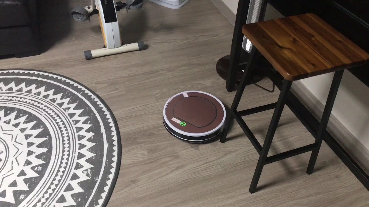 중국산 ILIFE V7s Pro 로봇청소기 진공청소하는 모습 - YouTube