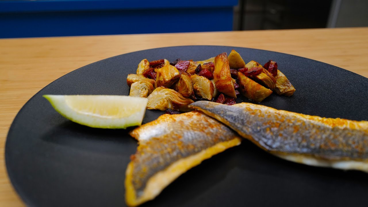 Recette de Dorade Royale à la Plancha, Artichauts et Chorizo 🐟🍴 - YouTube