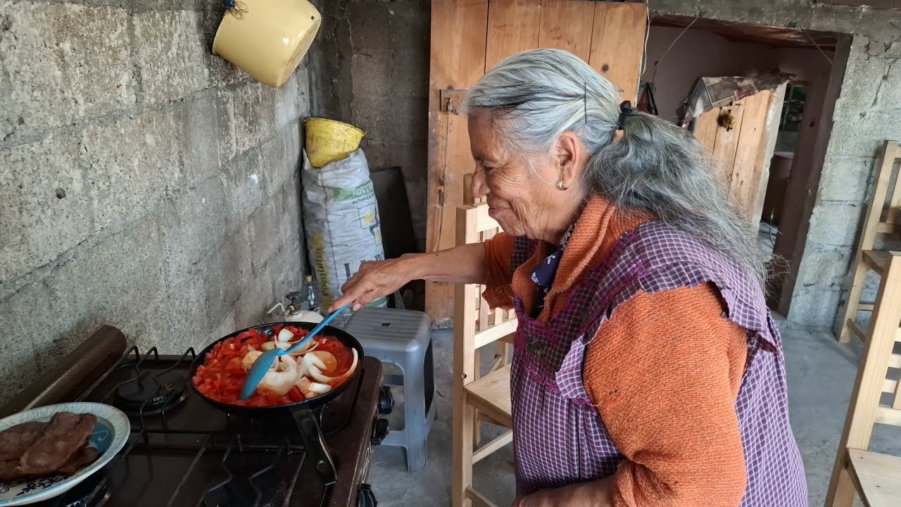 BISTEC en tomate y un chile de amor _ dida, poniendo frijolitos en ...