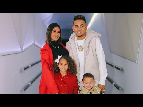 Ozuna comparte fotos inéditas con su esposa e hijos por Thanksgiving