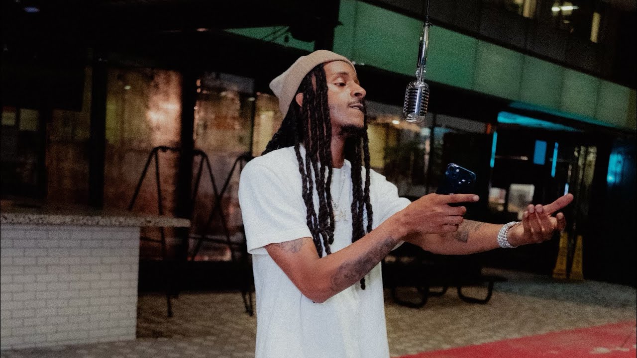 2RealTay x On Da Bricks Live Performance - YouTube