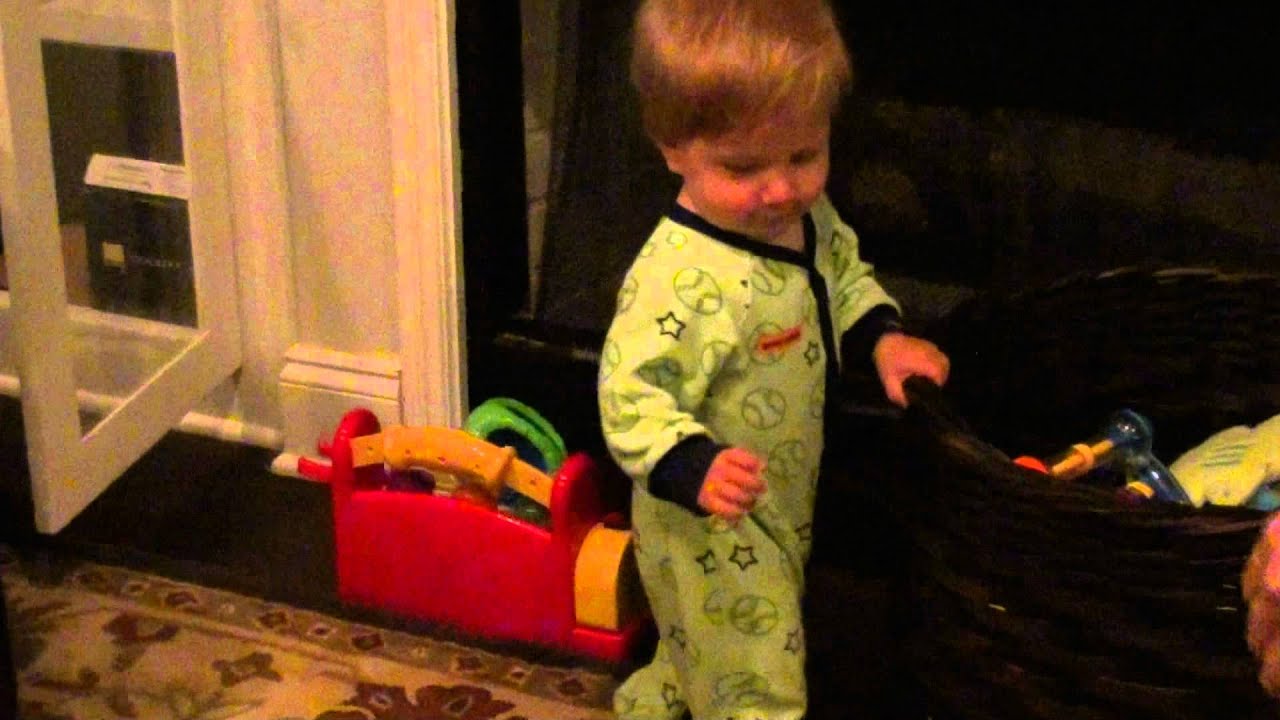 Jake dancing-8 months - YouTube