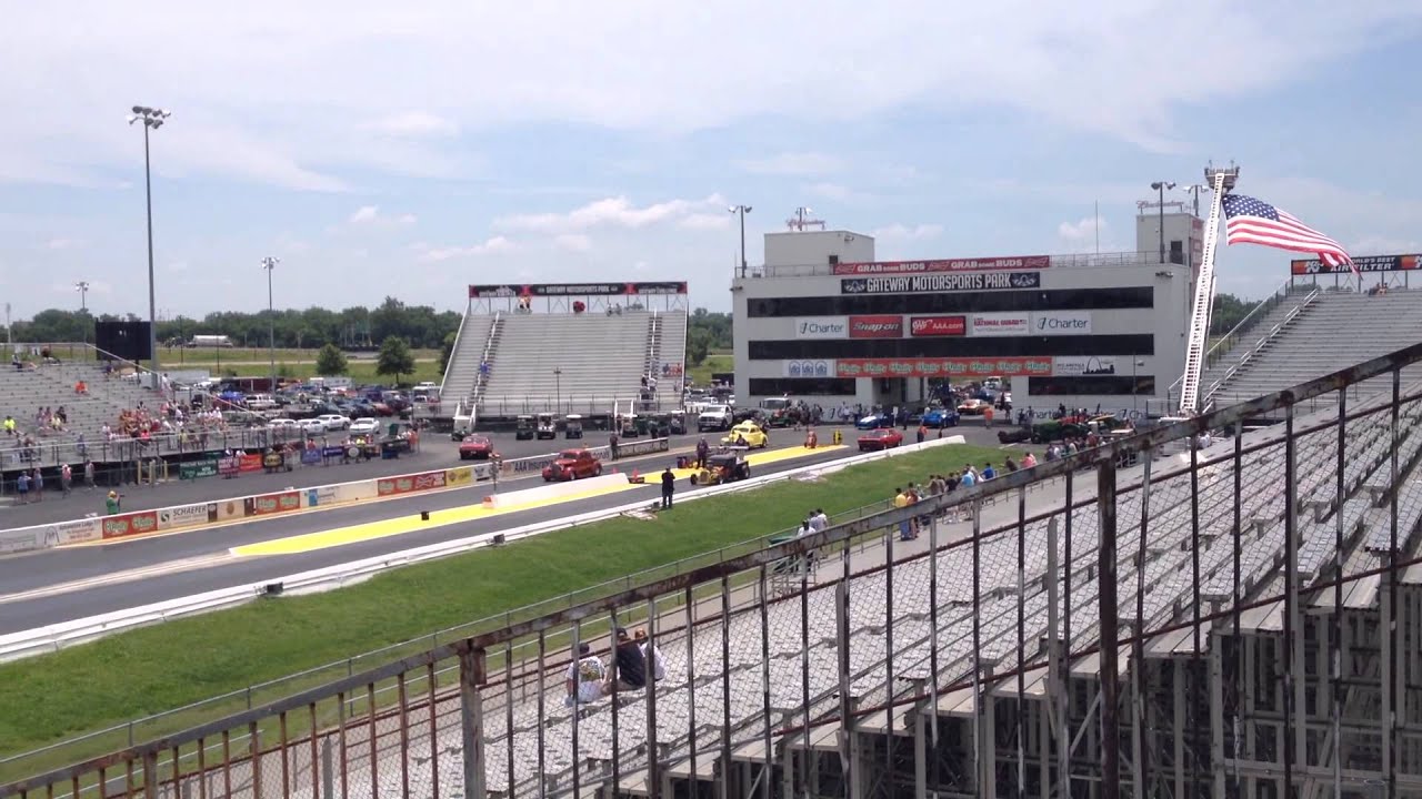 drag race at gateway - YouTube