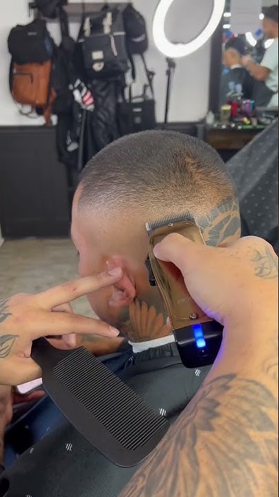 HOW TO DO THE PERFECT FADE? STEP BY STEP BARBER TUTORIAL - YouTube