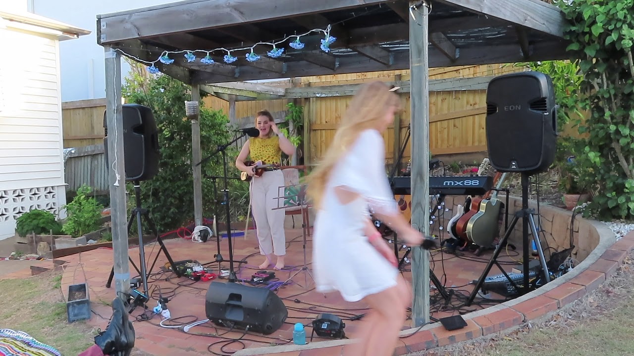 The Letter Elle Acoustic Sessions - Beth Louise - YouTube