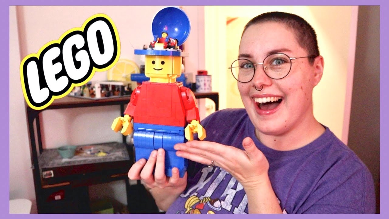 BUILDING THE GIANT LEGO MINI FIGURE - YouTube