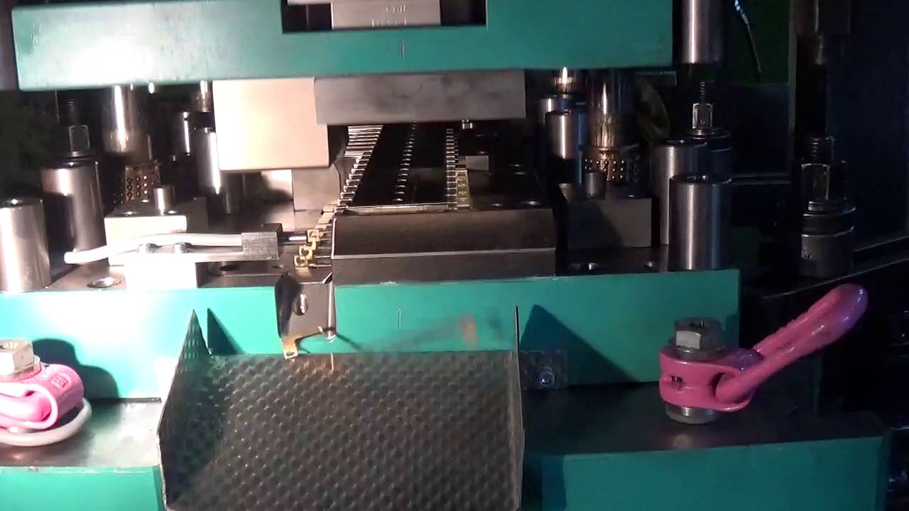 STAMPO PROGRESSIVO per connettore elettrico - Sim Meccanica s.r.l ...