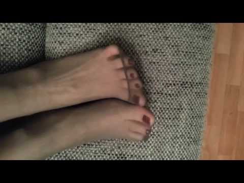 #5  Sleeping in pantyhose and dreaming of high heels // Don't wake me up! -- [Stockings Laura]