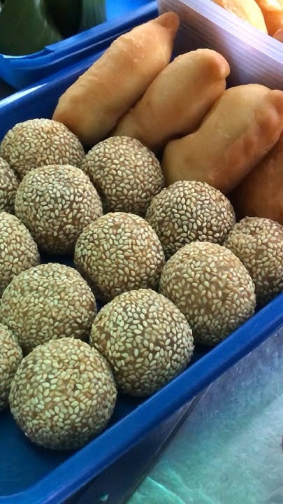 Jajan kue basah buat sarapan yuk🫠👍🏻 emang boleh seenak ini😋😋 - YouTube