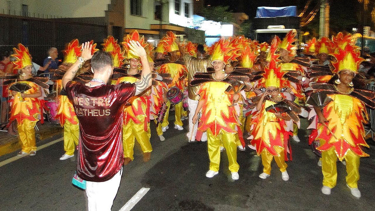 Shows, bailes carnavalescos e desfiles de rua fizeram a festa dos ...