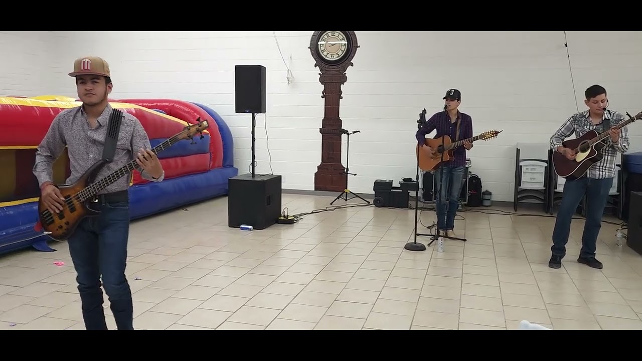 Angel Colin Y Su Estilo Activo - YouTube