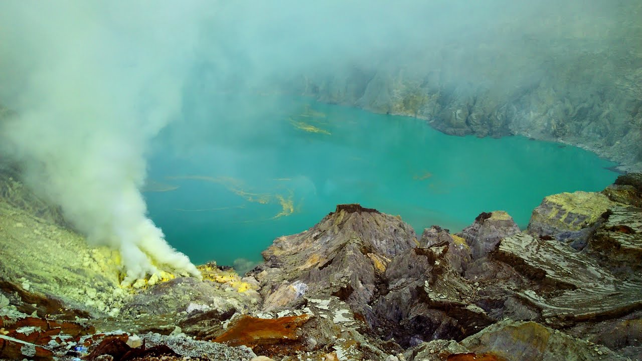 Kawah Ijen & Air Terjun Blawan - YouTube