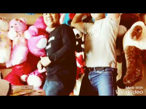 Penjaga toko boneka pada gila