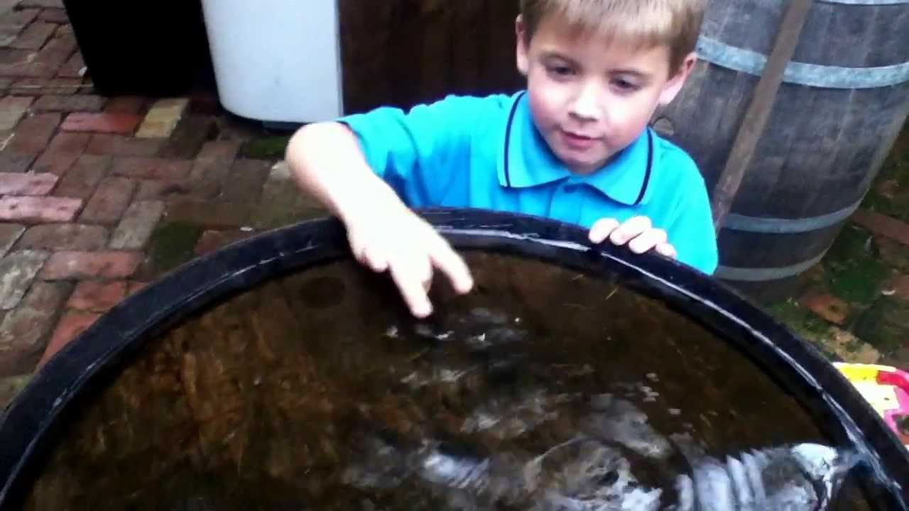 How to flick water - YouTube