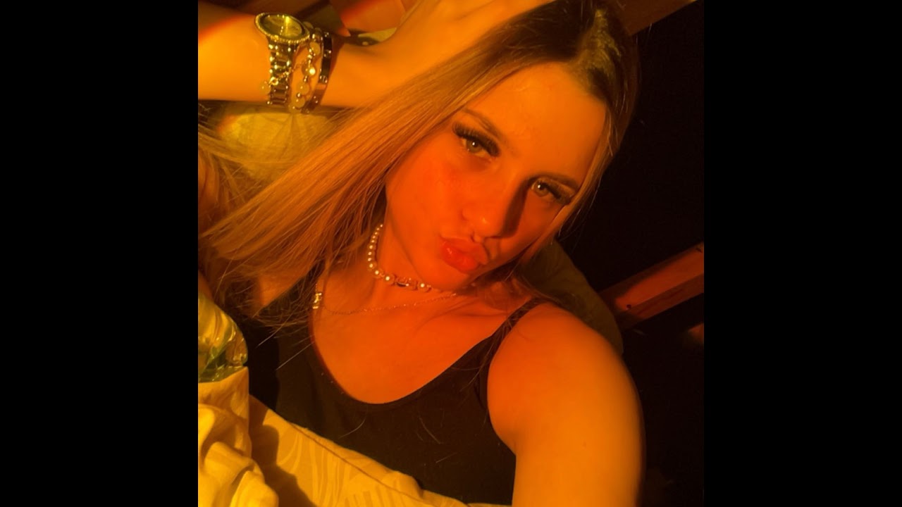 chloe hook Live Stream - YouTube