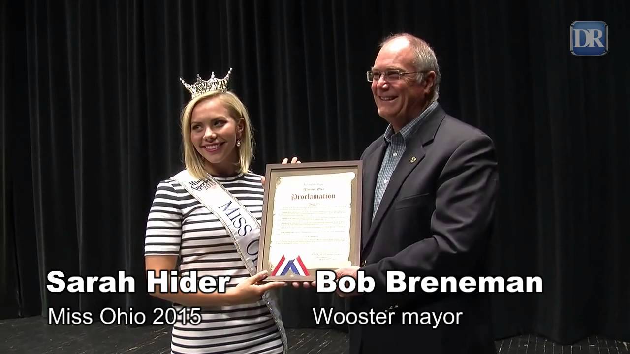 Wooster mayor gives Miss Ohio 2015 copy of proclamation - YouTube