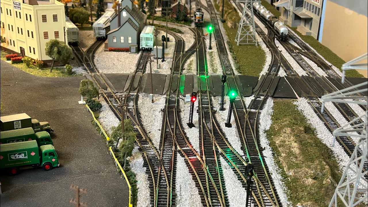 My 6x16 HO Layout - Turnout Signals using Circuitron Smail - YouTube