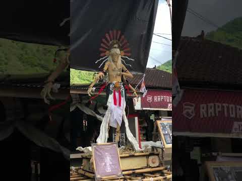 Ogoh ogoh ratu wong samar bali - YouTube