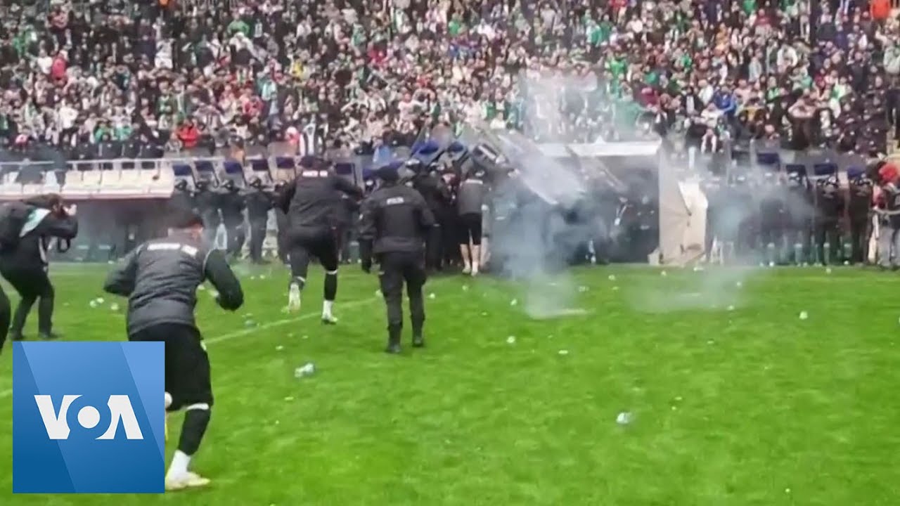 Violence Erupts at Turkish Soccer Match | VOA News - YouTube
