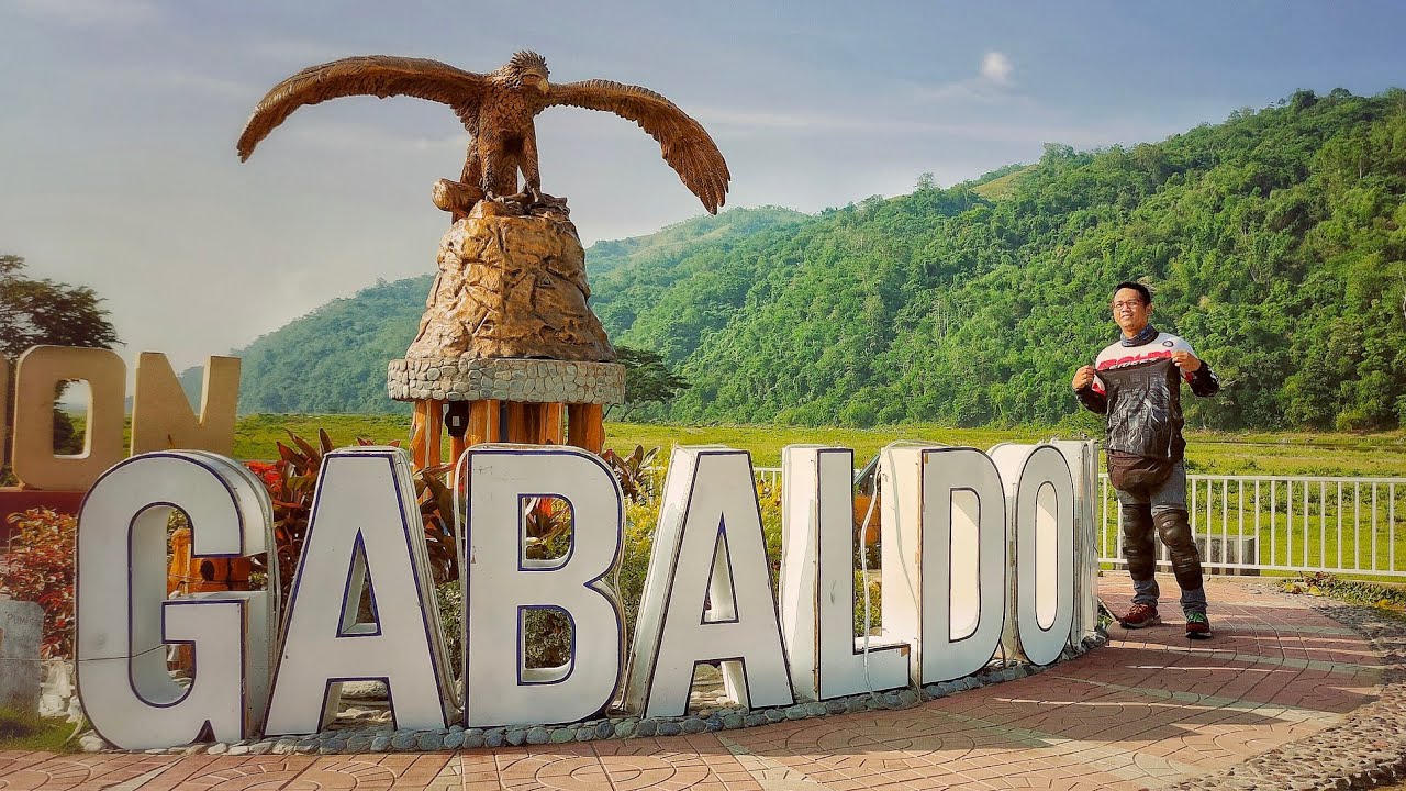 at Gabaldon Welcome Arch - YouTube