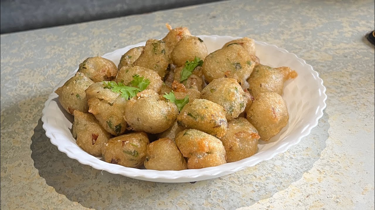 तांदळा पासून बनवलेलं पकोडे || Pkode Recipe || Pakode || pakoda marathi ...