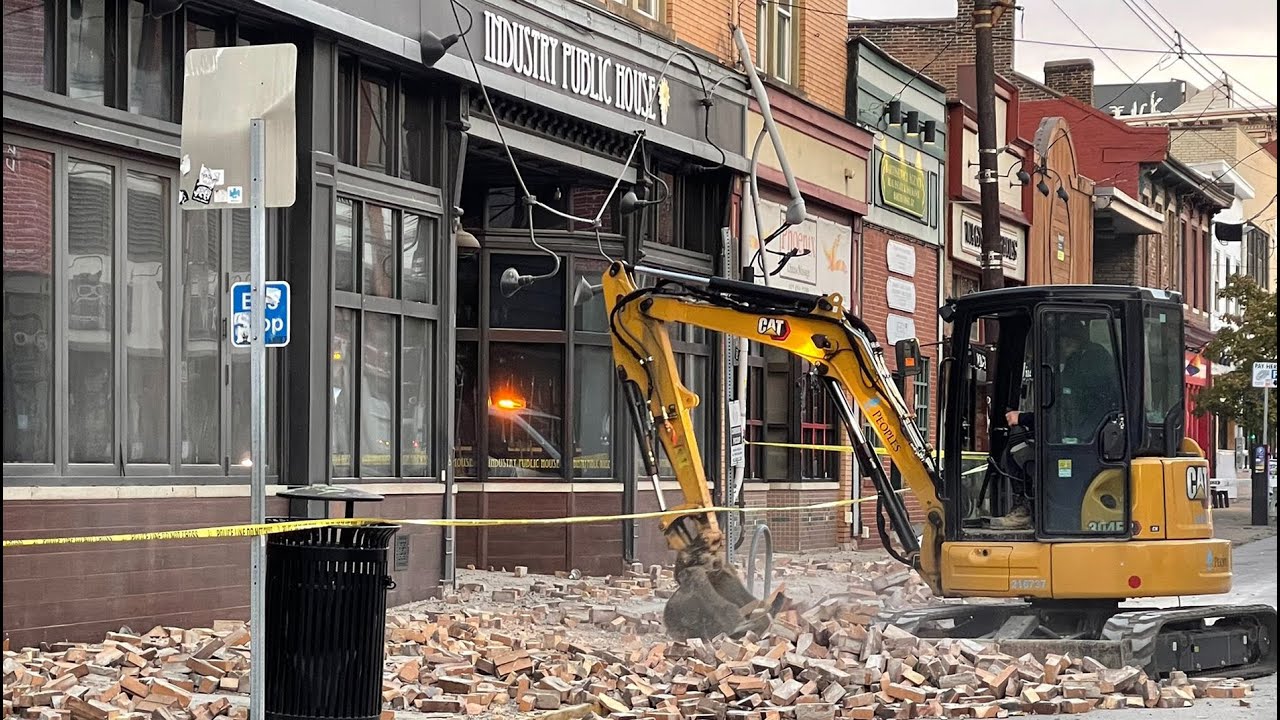 Facade falls off building in Pittsburgh's Lawrenceville neighborhood ...