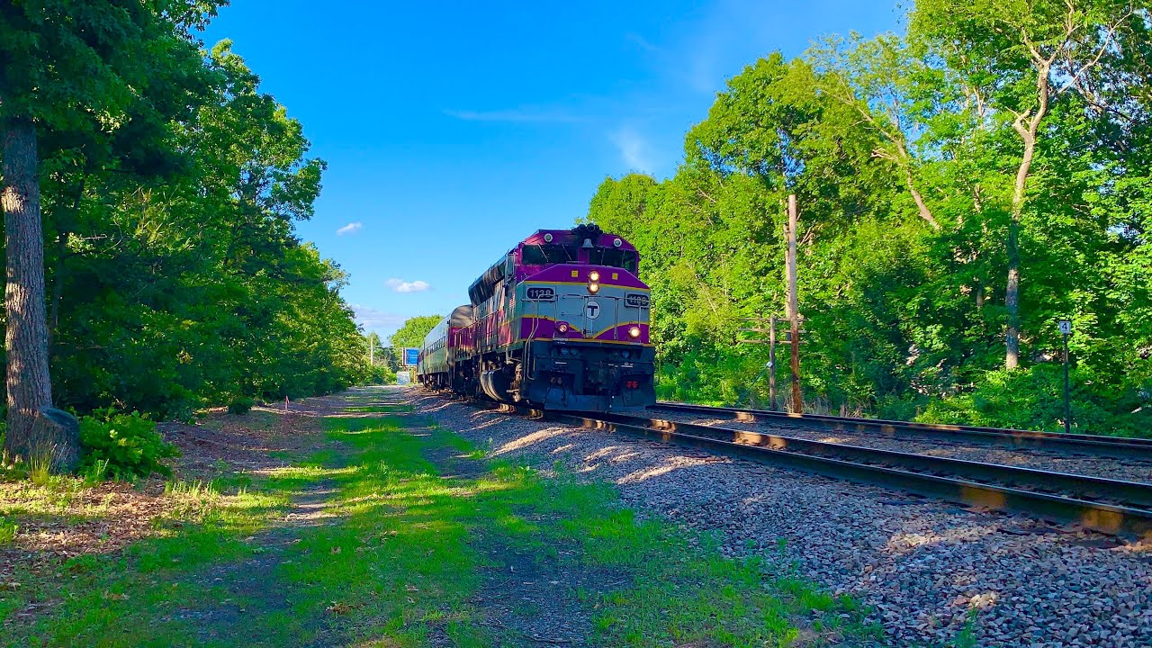 MBTA And CSX Trains At Islington Station - YouTube