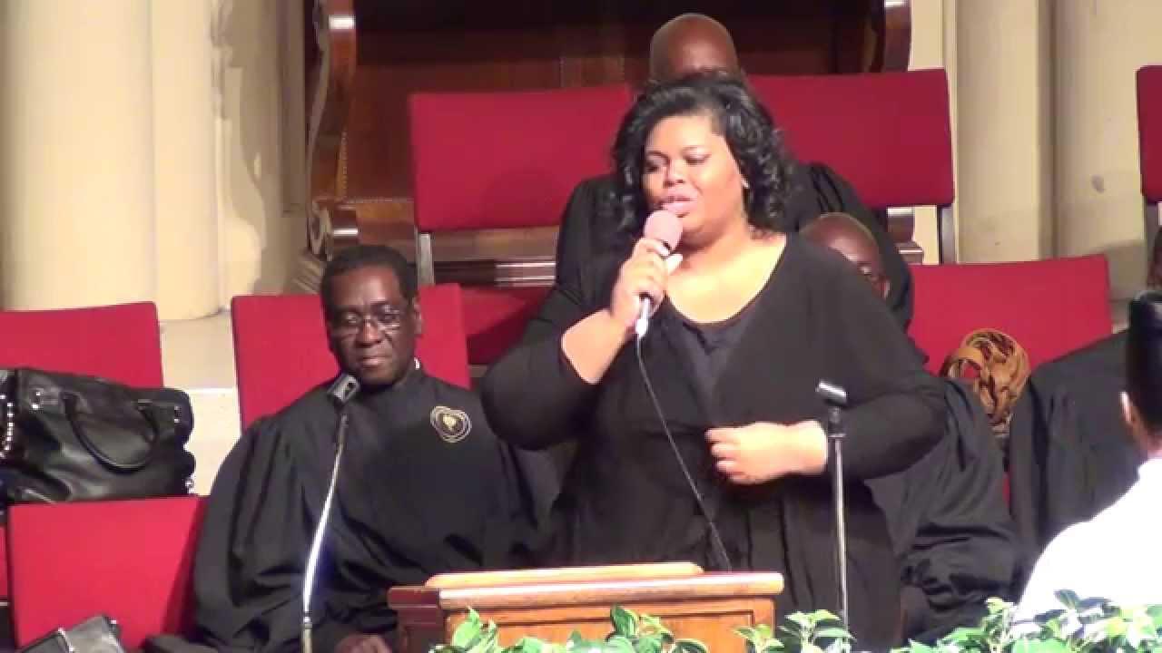 Psalmist Tiffany Mosley sang Amazing into a Praise Break - YouTube