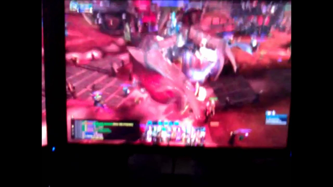 Triple Dell 30" Monitors World of Warcraft - YouTube