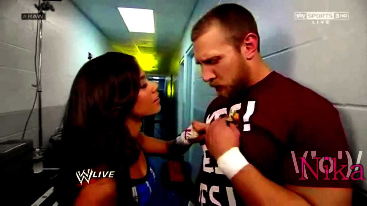 AJ Lee - Smile ft Daniel Bryan - YouTube