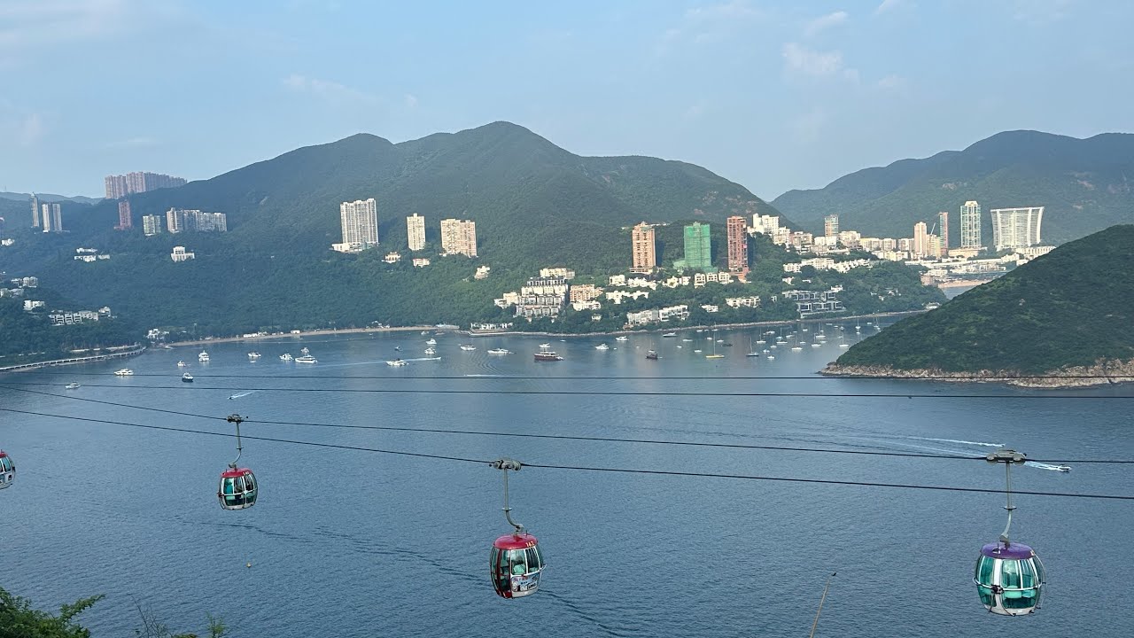 Scary cable car ride up the mountain Ocean Park Hong Kong - YouTube