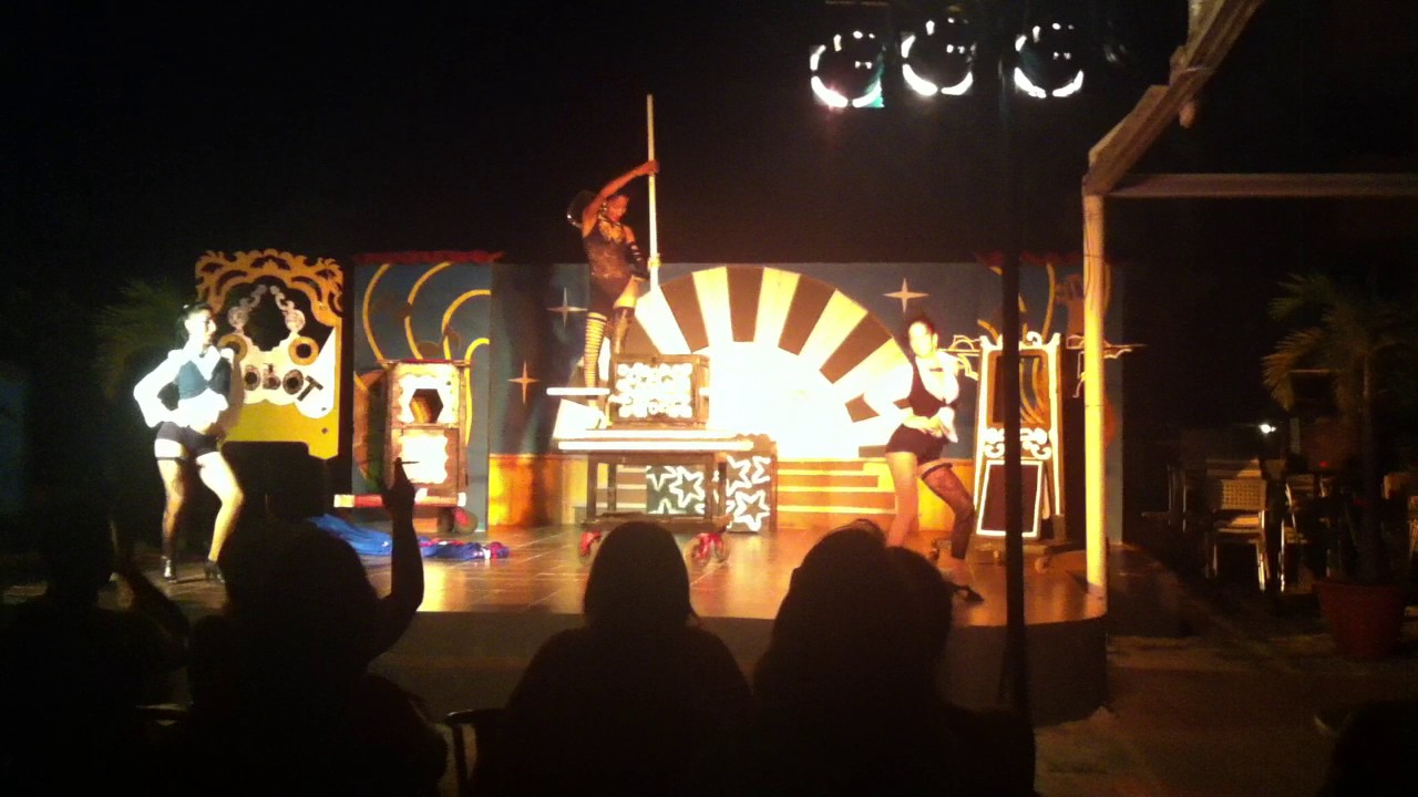 2014-05-31 Cuban Magic Show (Varadero) - YouTube