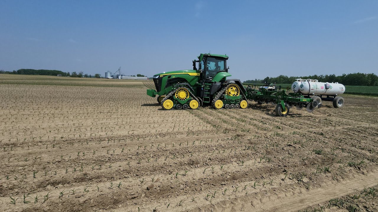 Sidedressing Corn Live! - YouTube