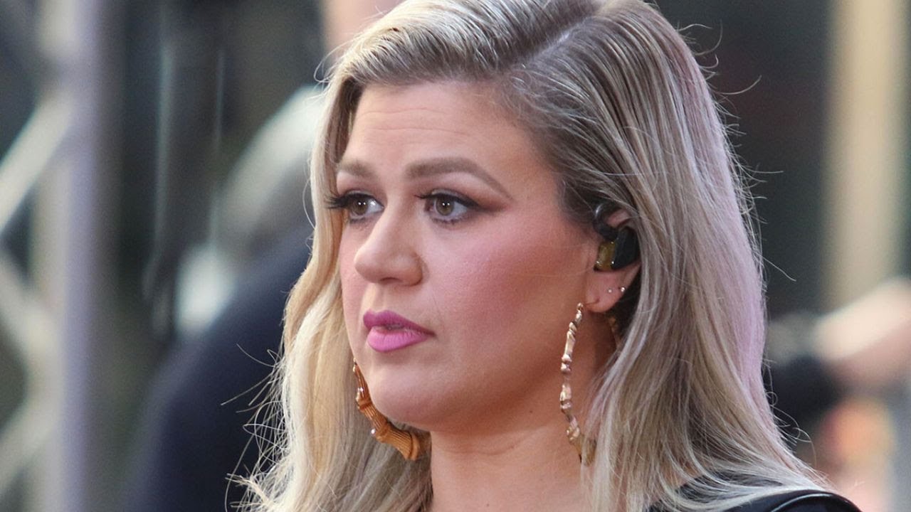 Kelly Clarkson's Emotional Surprise Guest in Las Vegas Show || It will ...