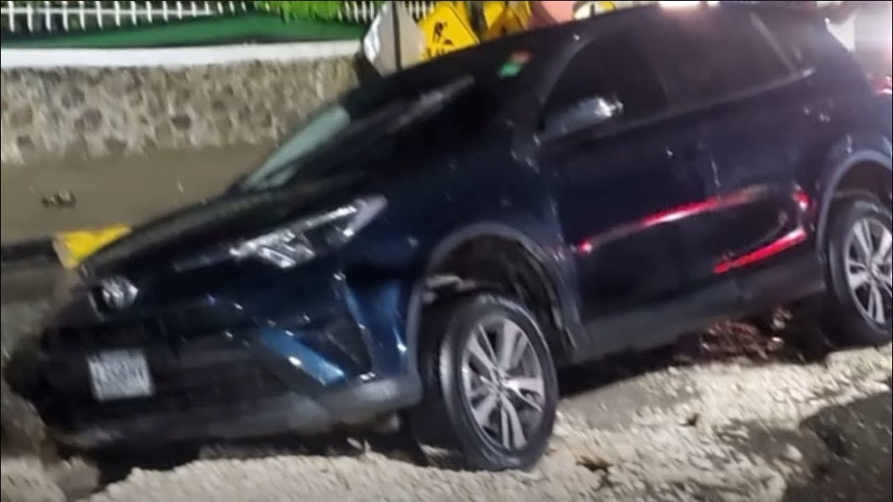Breaking News!!! Cars Stuck In Ditches Because Of Heavy Rains (Jamaica ...