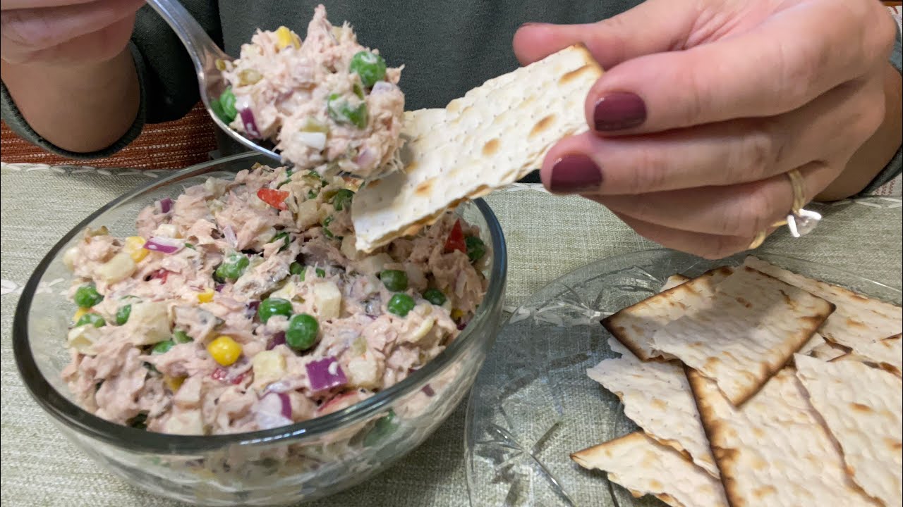 I made Matthew McConaughey’s viral Tuna Salad and it’s 🔥🔥 ASMR eating ...