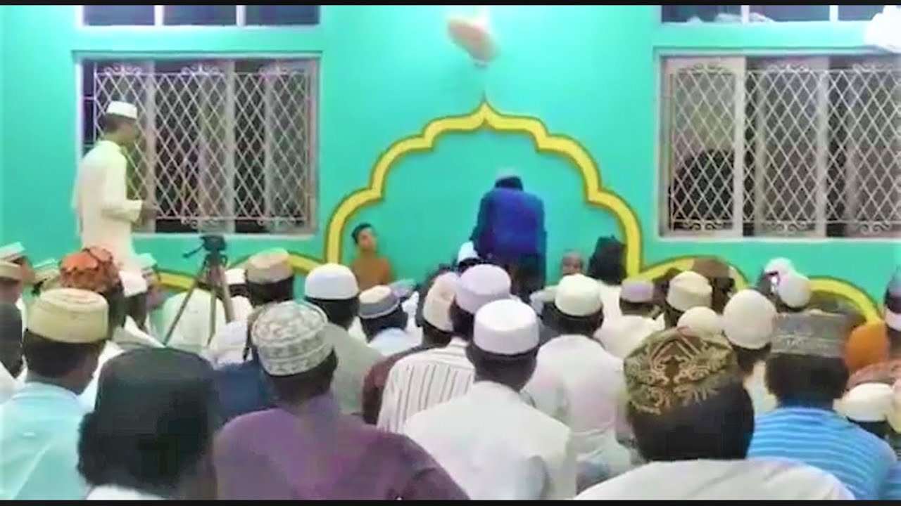 A non Muslim Accepts islam in the hands of peerzada syed inamulhaq ...