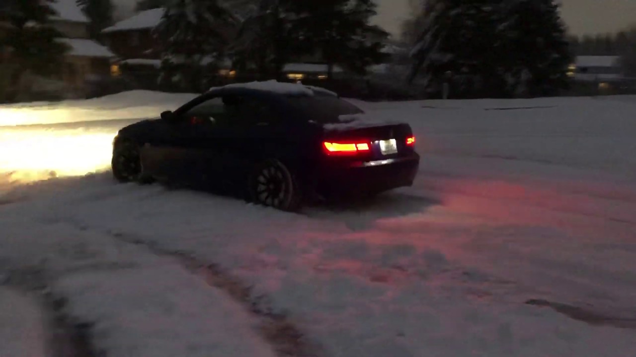 DRIFTING A BMW 335i IN CANADIAN WINTER - YouTube