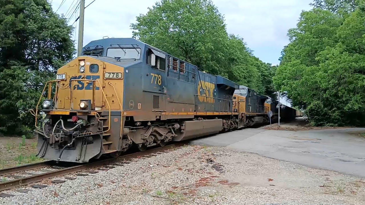 CSXT 778 Leads CSX Train E319 Out Of Columbia SC - YouTube