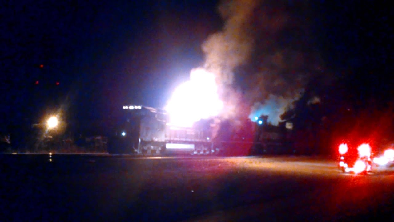 Norfolk Southern Locomotive Fire - YouTube