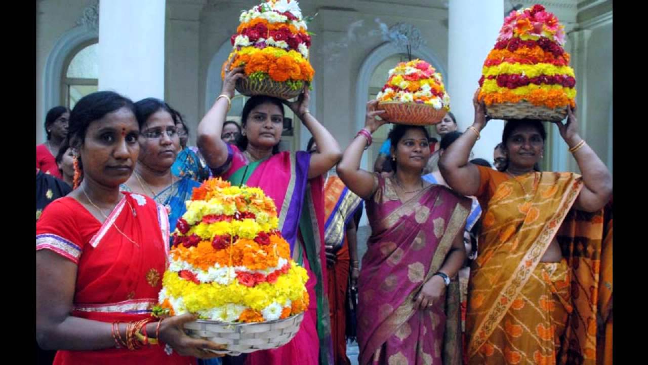 Bathukamma songs | Thangedu Puvvullo Chandamama - YouTube