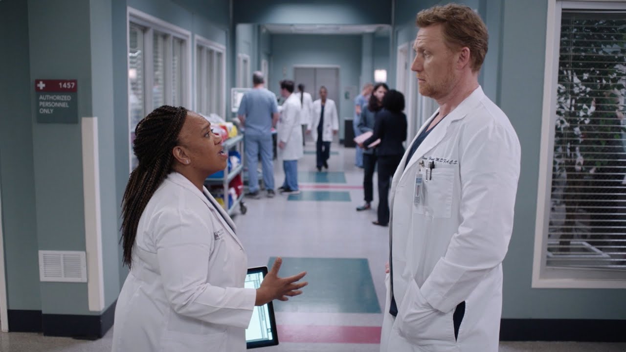 Sneak Peek: Bailey Has Had It with the Interns - Grey's Anatomy - YouTube