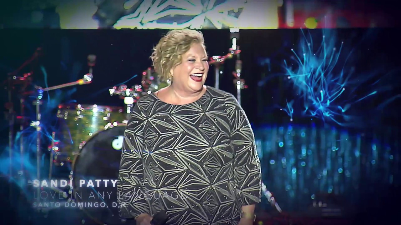 Sandi Patty - Love In Any Language Live - Santo Doming DR - YouTube