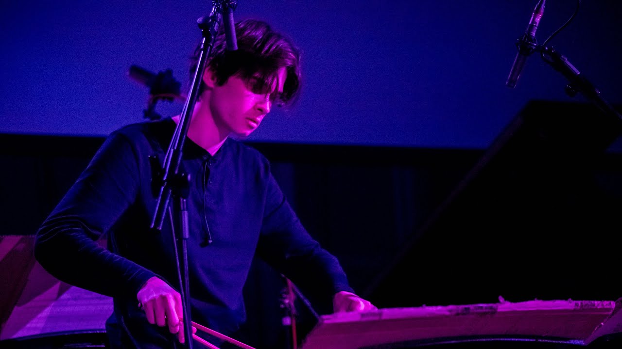 Daniel Almada "Linde" / Evsevii Zubkov - YouTube