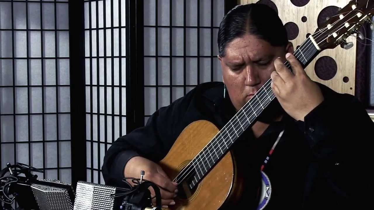 Gabriel Ayala recording "Inhiapsi" with Cloud 44-A ribbon mics - YouTube