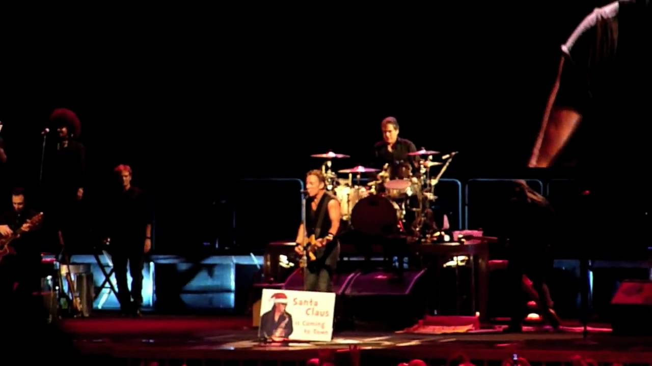 Bruce Springsteen - Santa Claus Is Coming To Town - Baltimore 11/20/09 ...