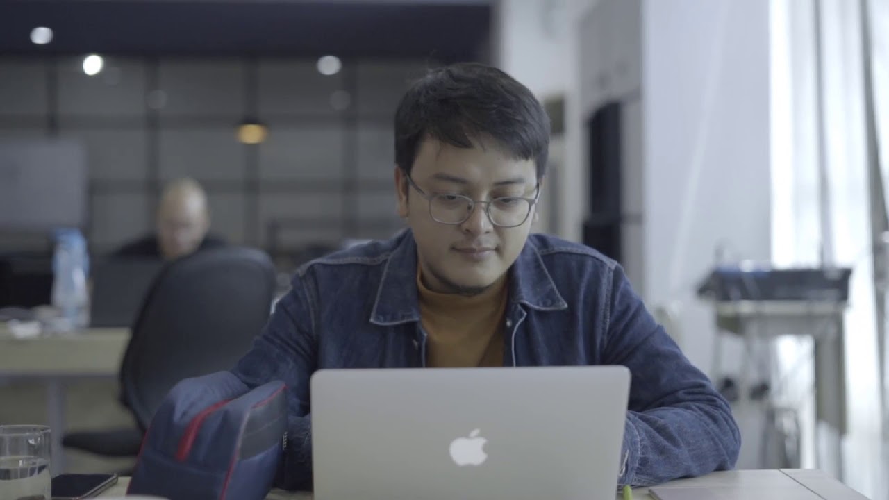 Suasana Kerja di Hetero Space | Coworking Space - YouTube