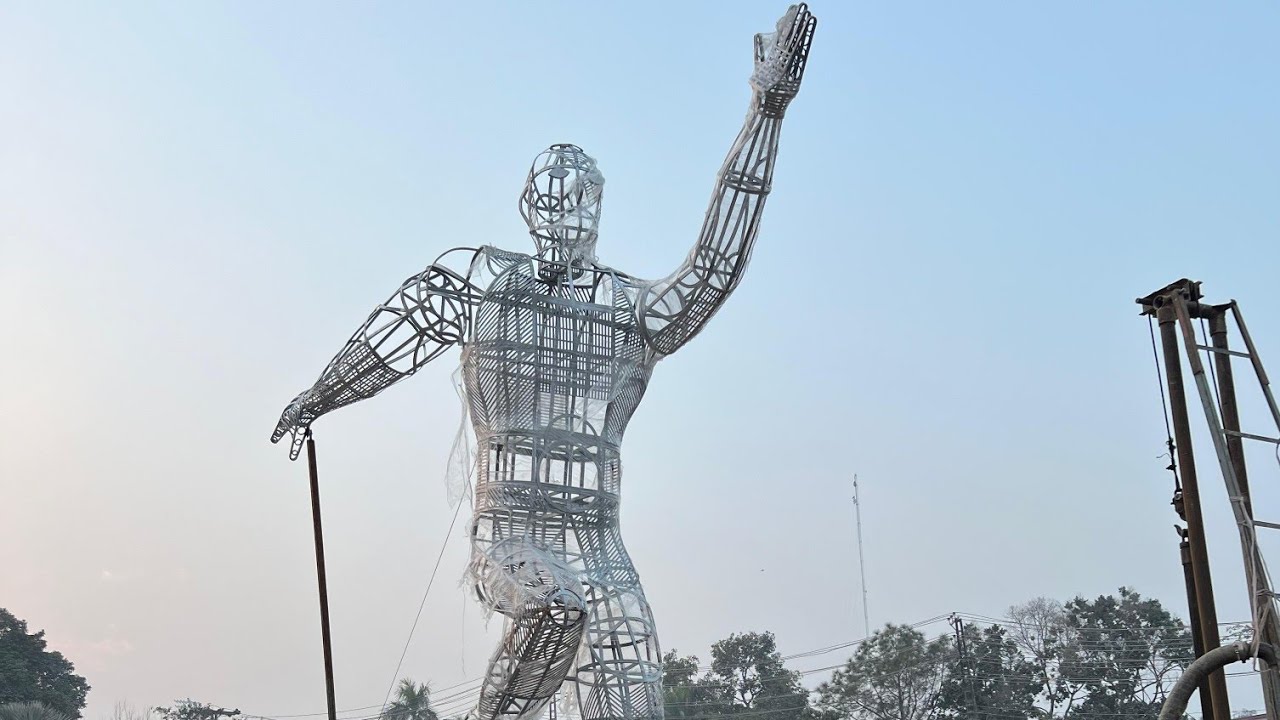 Gaddafi Stadium renovation | Big Statue installed at Gaddafi stadium ...