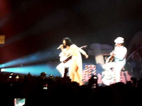 Katy Perry Singing Born This Way